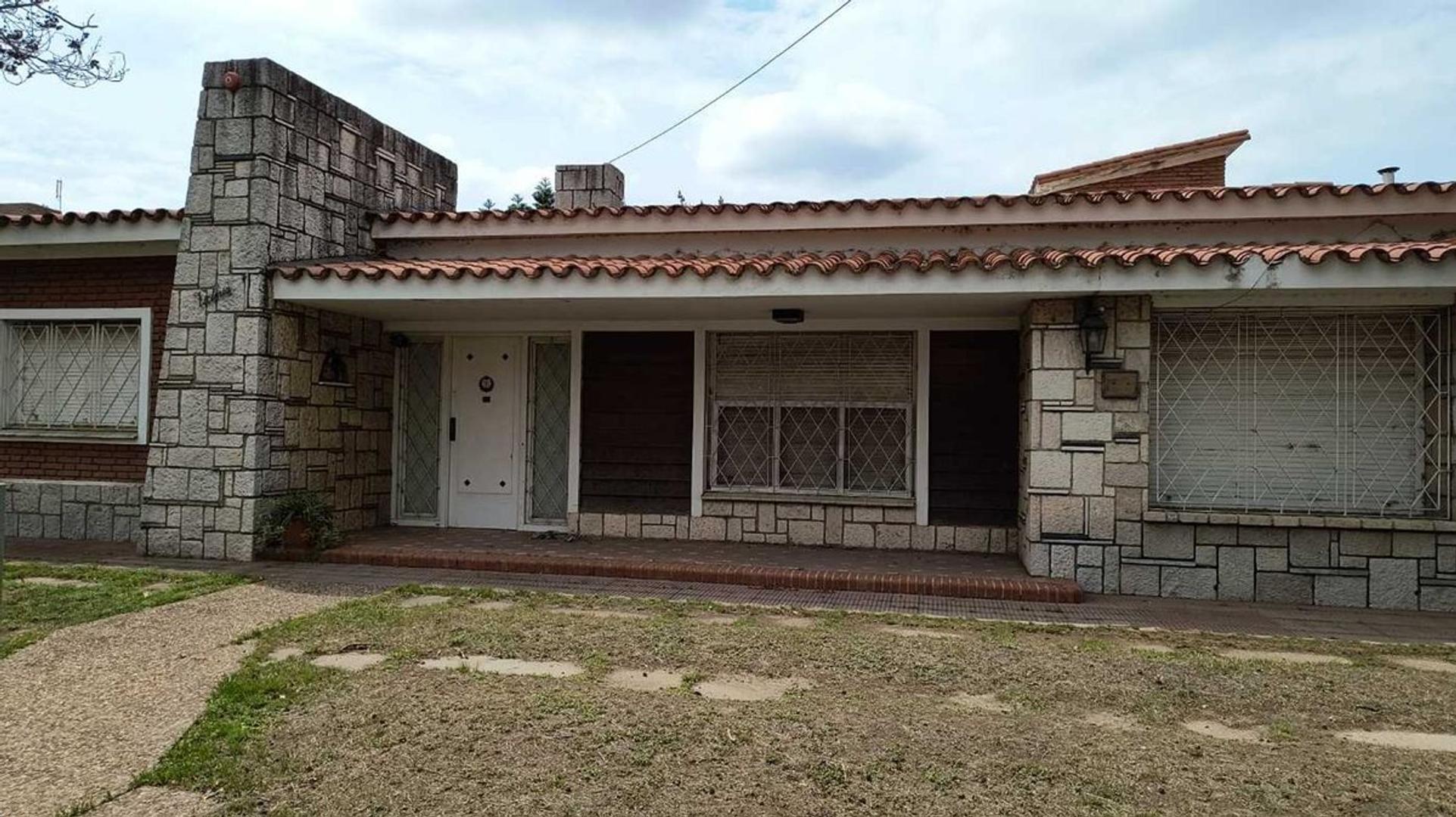Casa Venta 74 años 8 ambientes, 2 cocheras, 317m2, Mercedario 1900 ...