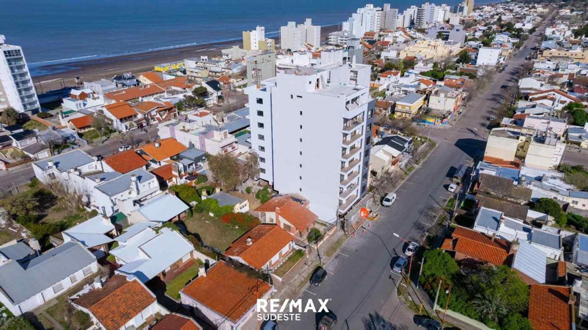 Venta Departamento 1 año 2 dormitorios, 71m2, Frente, Faro Recalada 500 ...