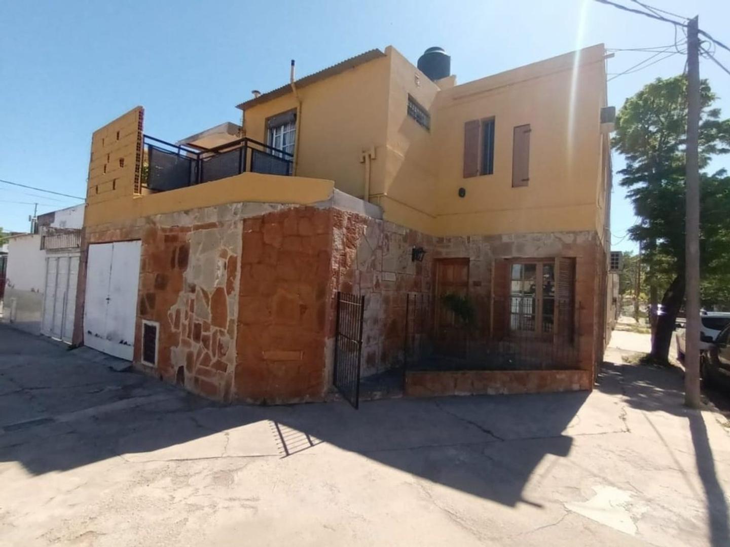 Casa Venta 38 años 4 ambientes, 1 cochera, 60m2, Unanue Esq. Pardou 0 ...