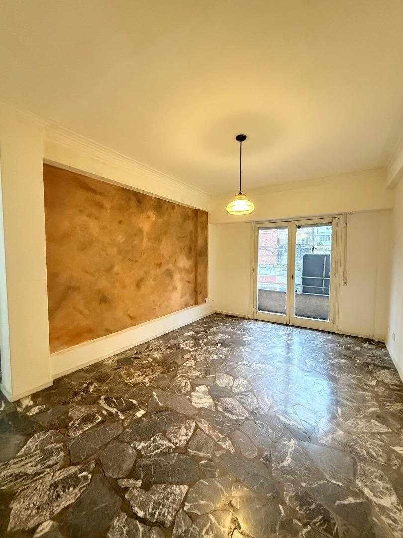 Venta Departamento 2 dormitorios, acepta mascotas, 3 Febrero 2100 piso ...