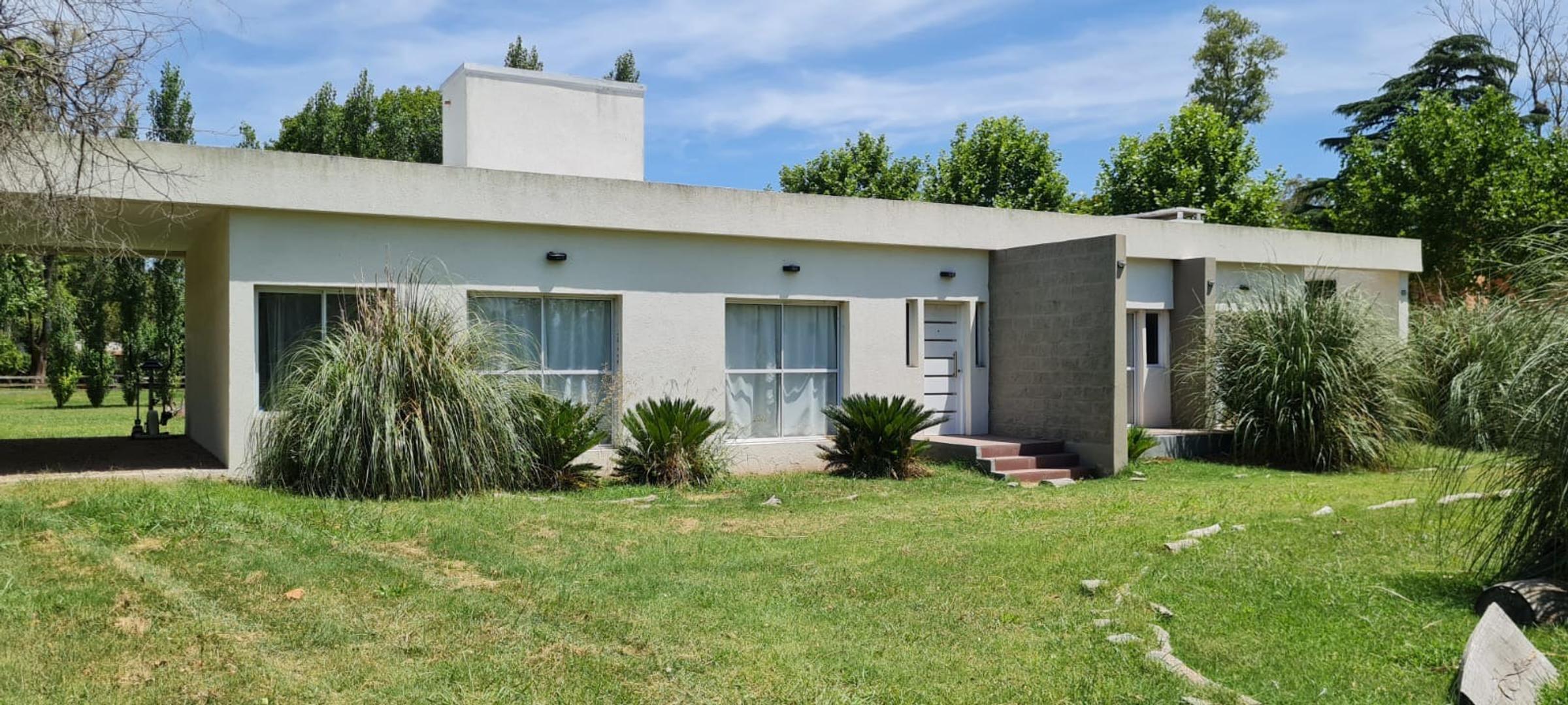 Casa Venta 4 ambientes 5 años, 160m2, 1 cochera, Callejon La Escondida ...