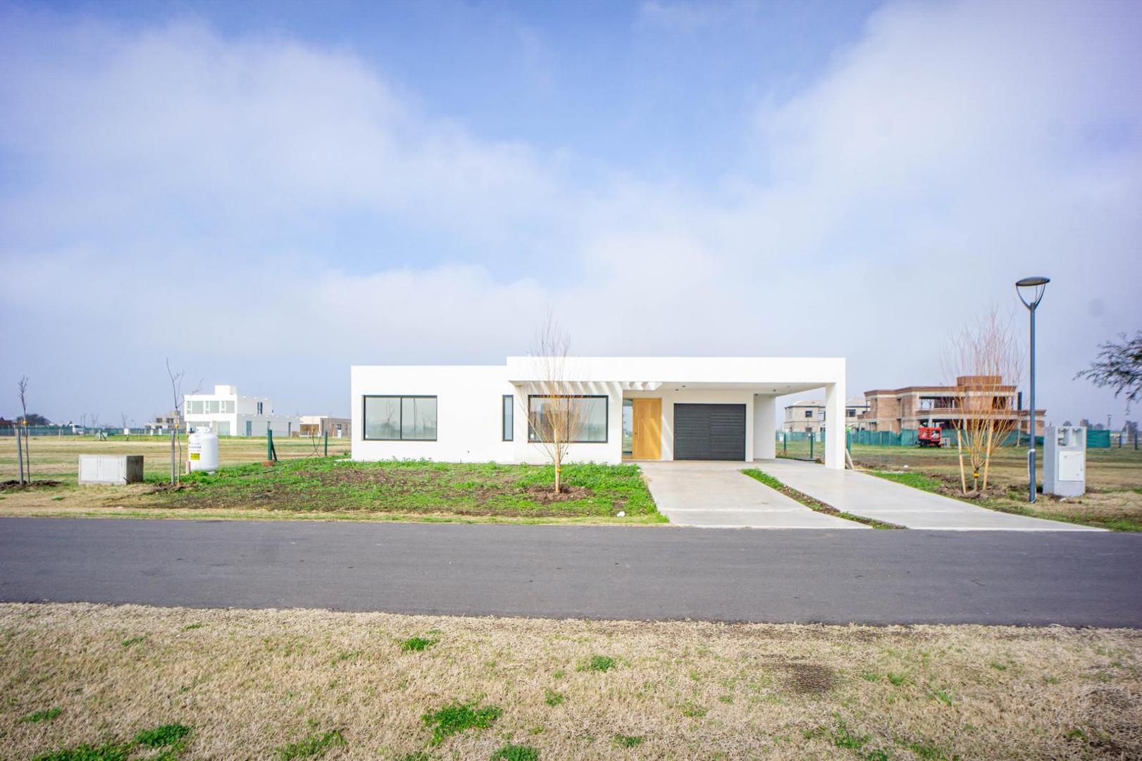 Venta Casa a estrenar 3 dormitorios, 2 cocheras, Norte, Vida Club Campo, Vida Club De Campo ...