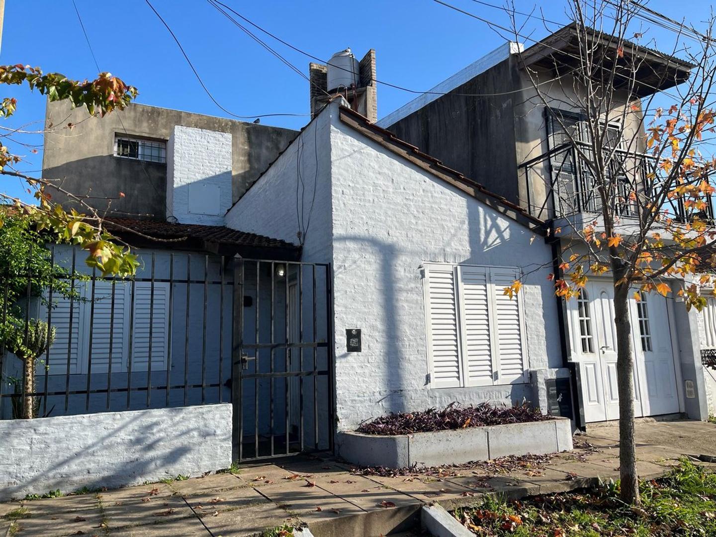 Casa Venta 5 ambientes 30 años, 147m2, 1 cochera, Doctor Cacho Bustos ...