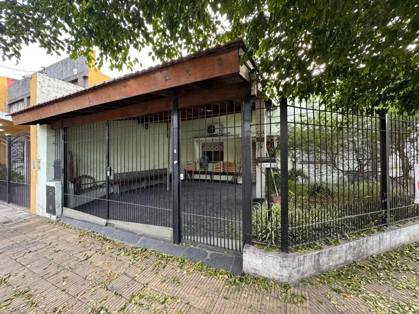 Venta Casa 56 años 2 dormitorios, 83m2, 2 cocheras, Washington 2500 ...