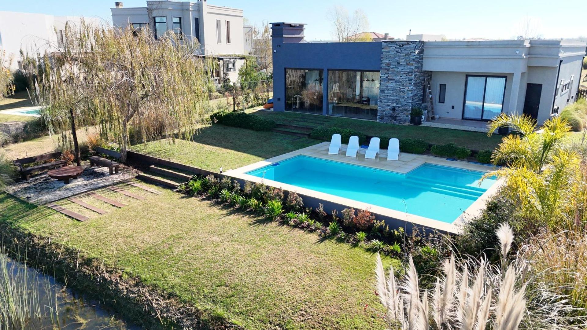 Casa Venta 5 ambientes 4 años, 244m2, 2 cocheras, El Naudir, Zona Norte ...