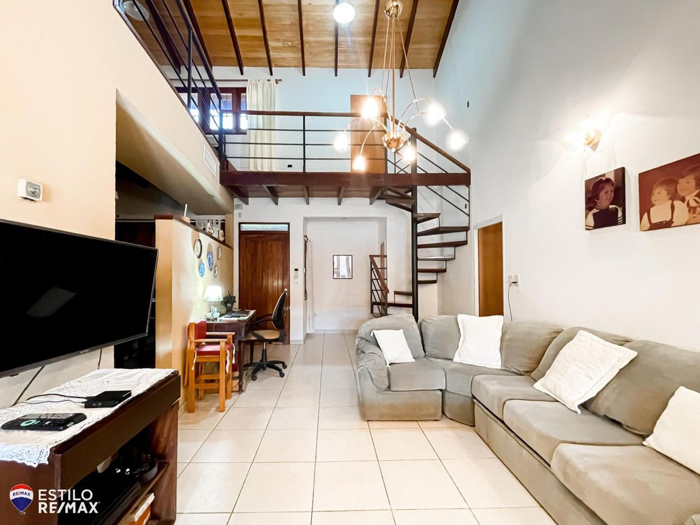 Venta Casa 33 años 3 dormitorios, 2 cocheras, 89m2, Calle 531 E/ 18 Y 19 2300, Tolosa | Argenprop