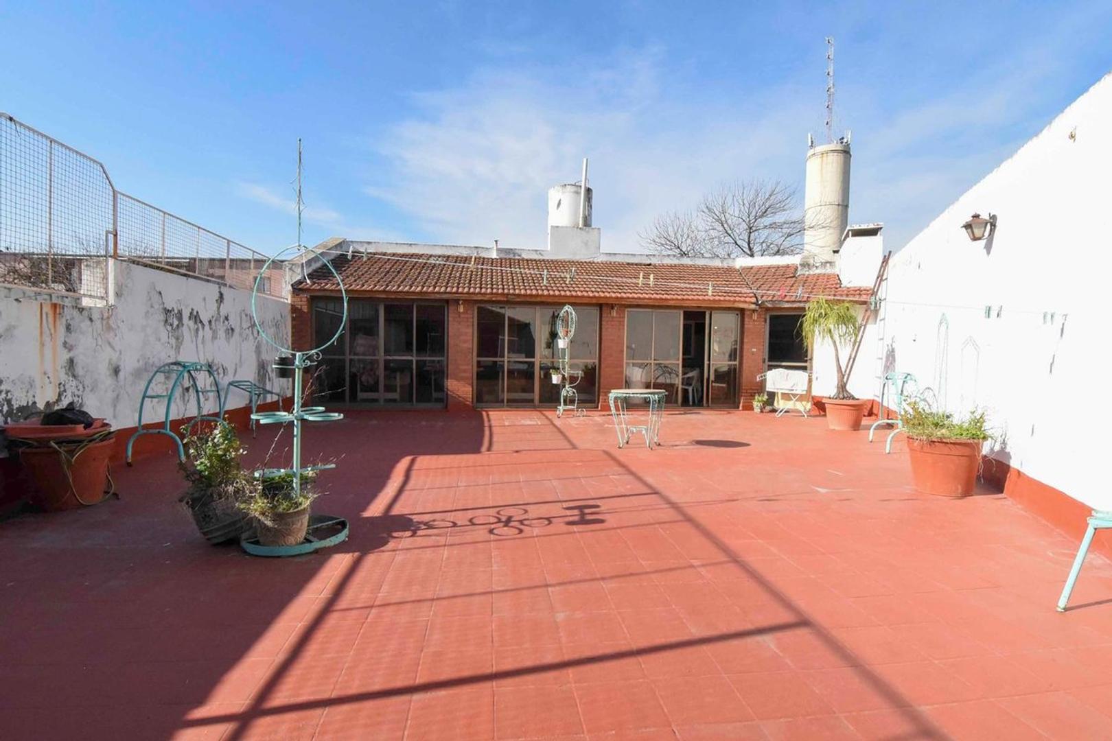 PH Venta 66 años 4 ambientes, Frente, 1 cochera, Iguazú 500, Parque ...