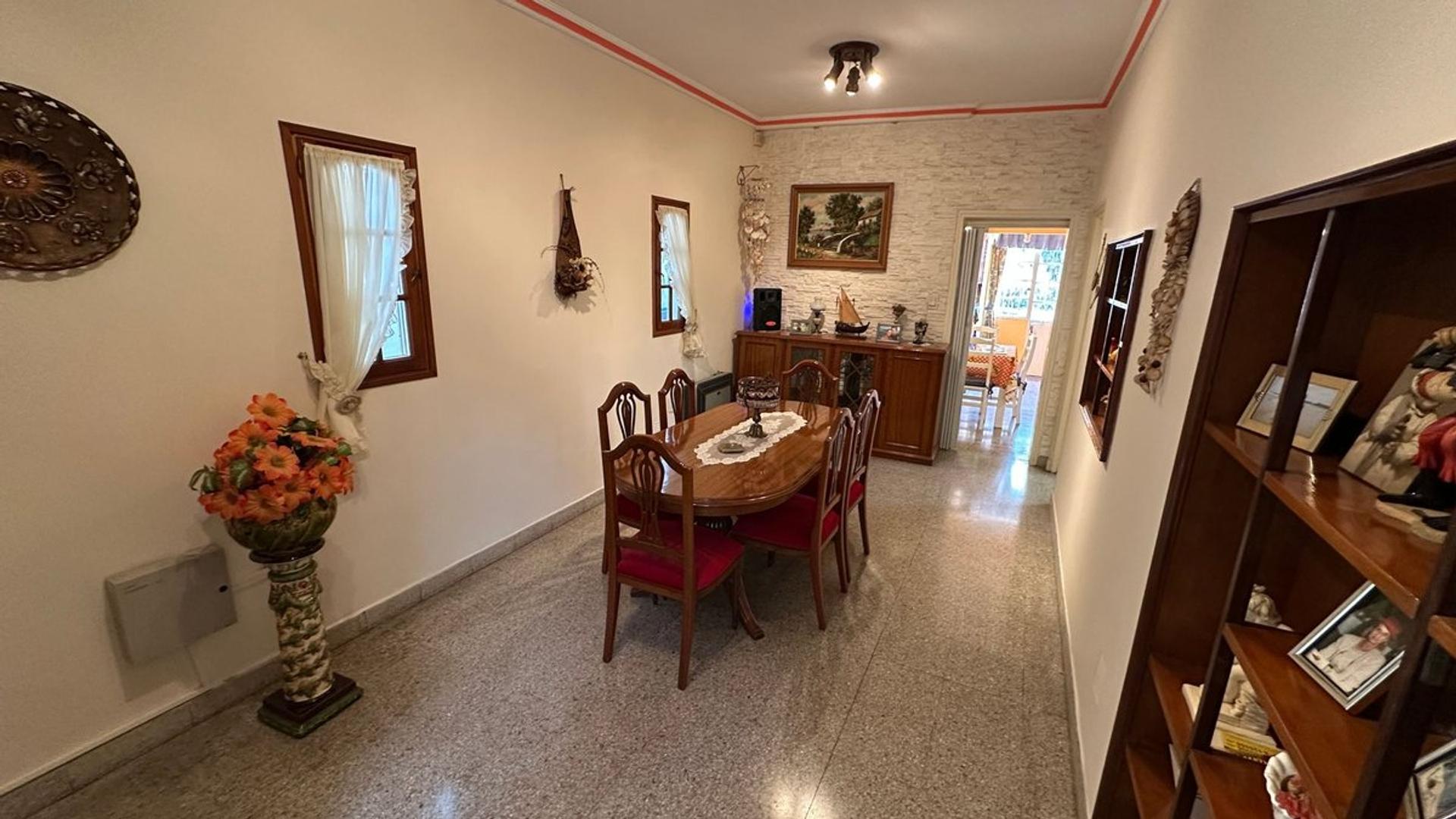 Casa Venta 66 años 7 ambientes, 190m2, 1 cochera, Saavedra 1000, Santa ...