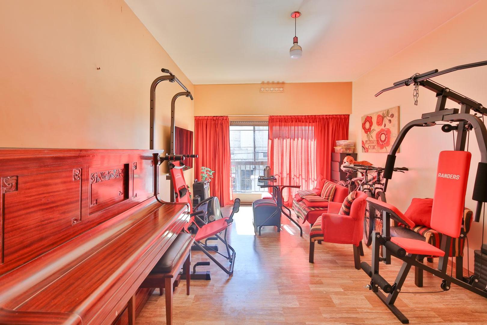 Venta Departamento 40 años 2 dormitorios, 65m2, con balcón, Donato ...