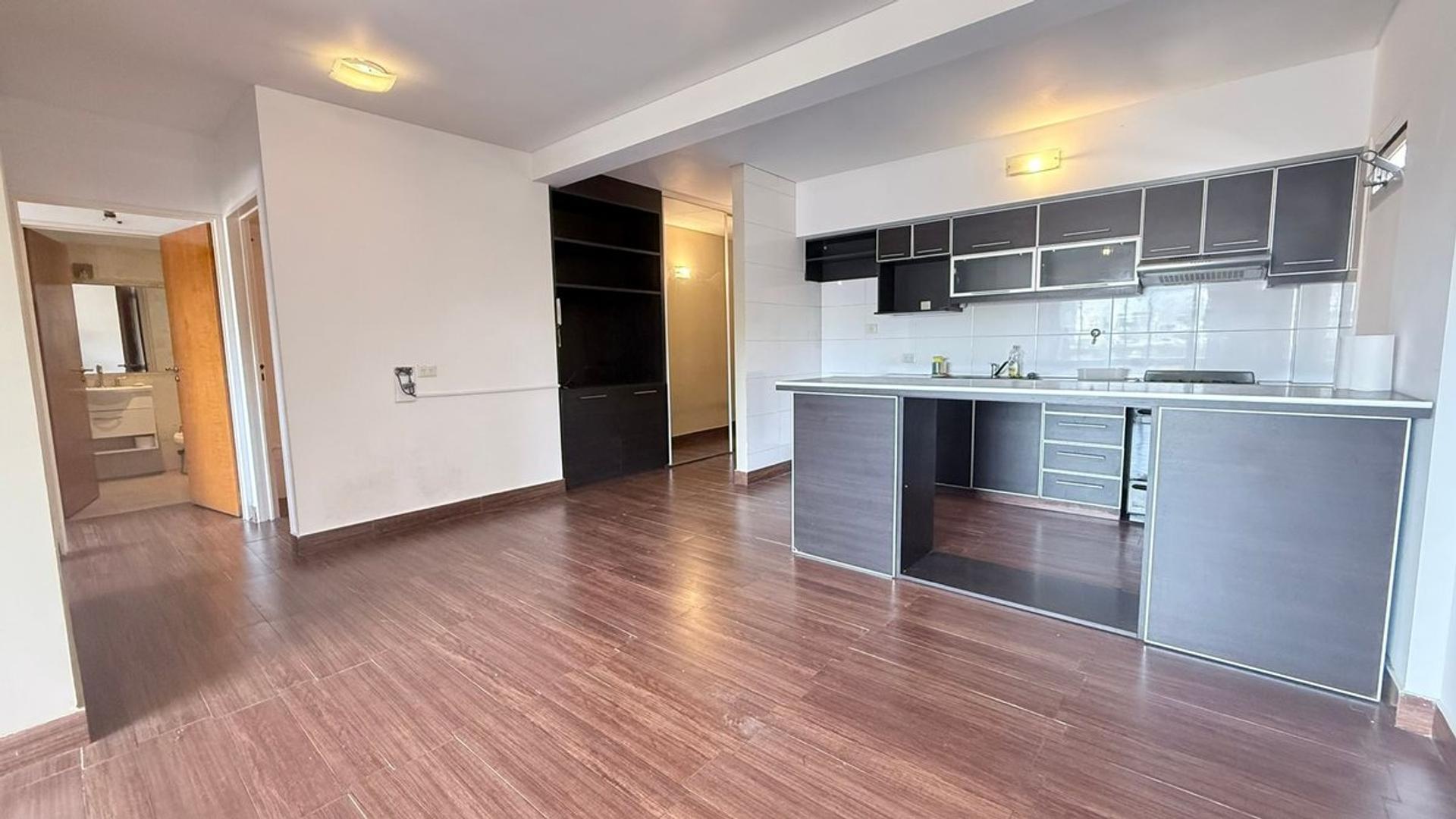 Venta Departamento 19 años 2 dormitorios, 63m2, con balcón, Avenida Los ...