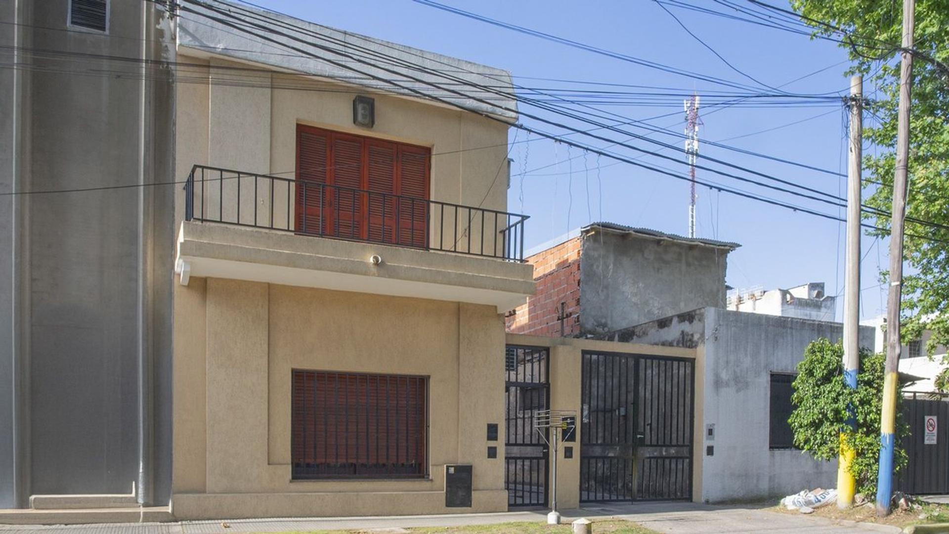 Venta Casa 2 dormitorios 46 años, 2 cocheras, 150m2, Ingeniero ...