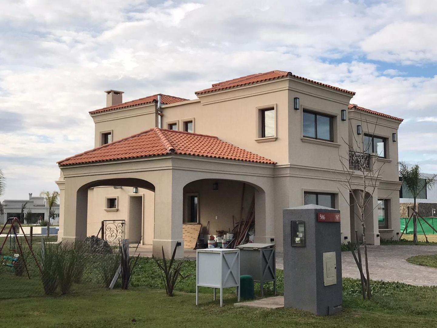 Casa Venta 6 ambientes a estrenar, 2 cocheras, 335m2, Av. Gaona Km 47 ...