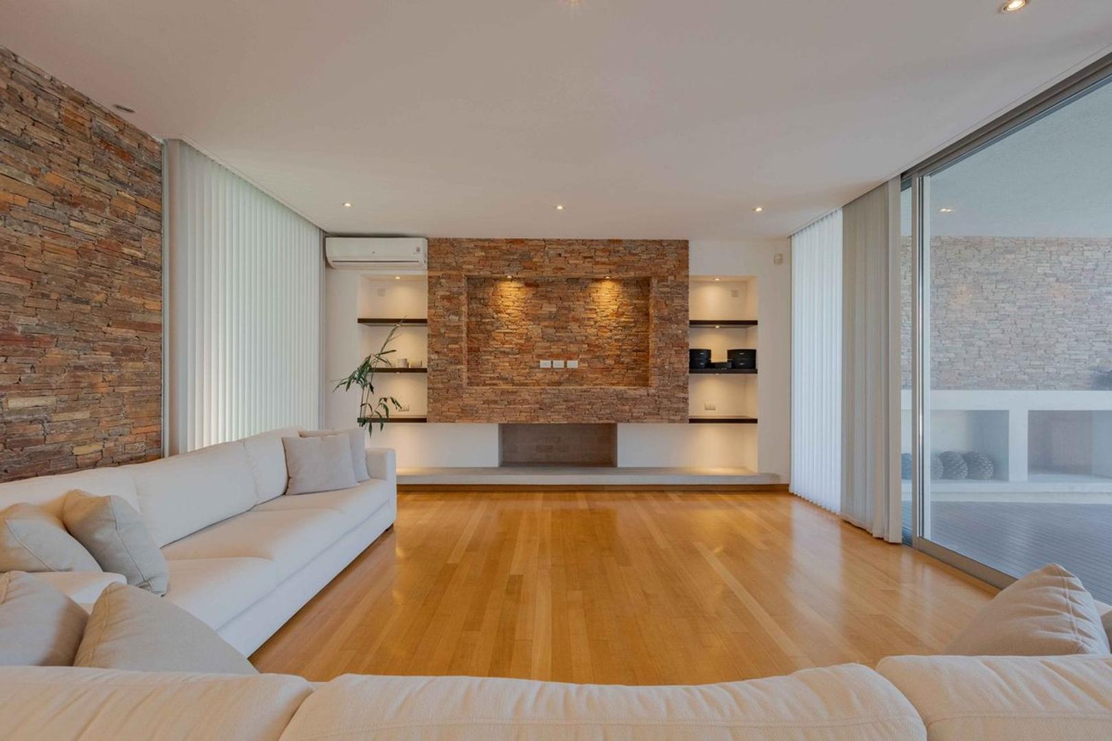 Casa Venta 9 ambientes 11 años, 702m2, 2 cocheras, Barrio Santa Bárbara ...