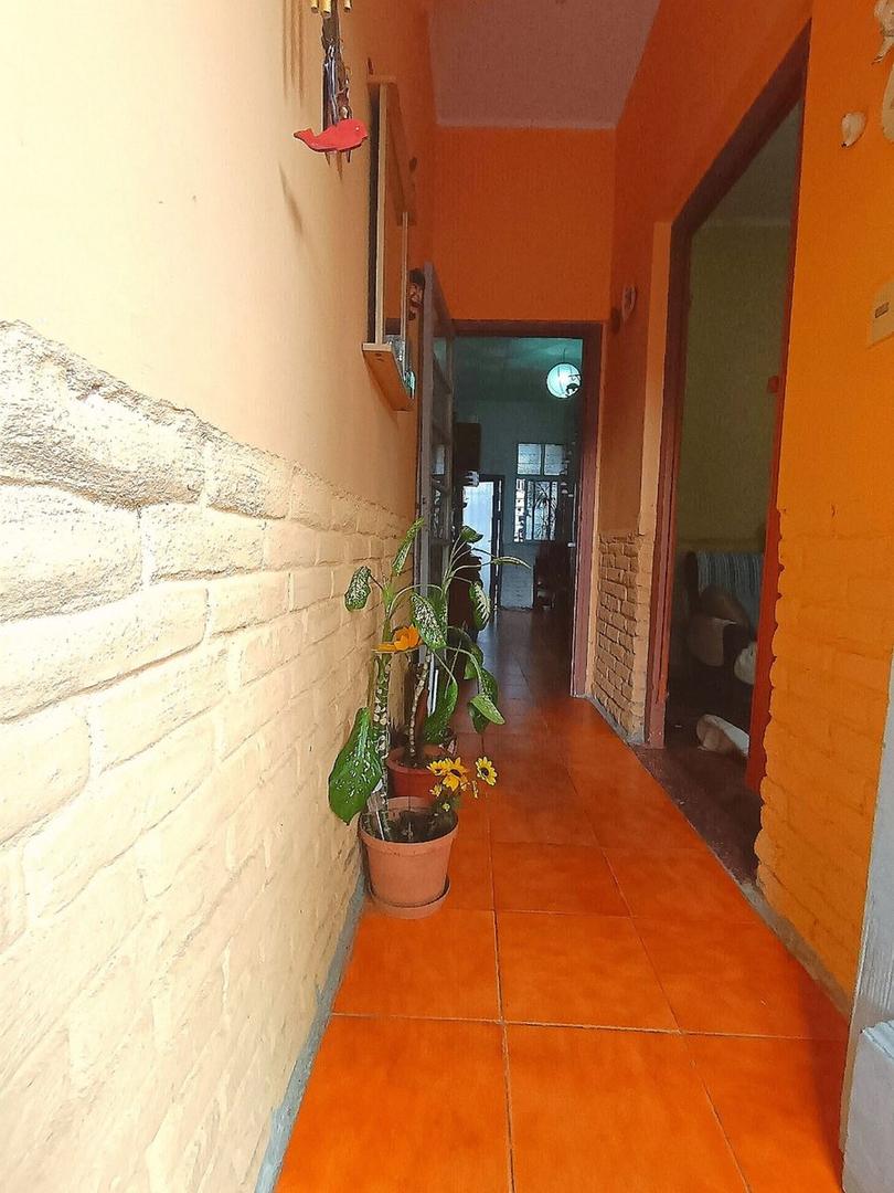 Venta Casa 72 años 3 dormitorios, 122m2, 1 cochera, Comodoro Coe 3600 ...