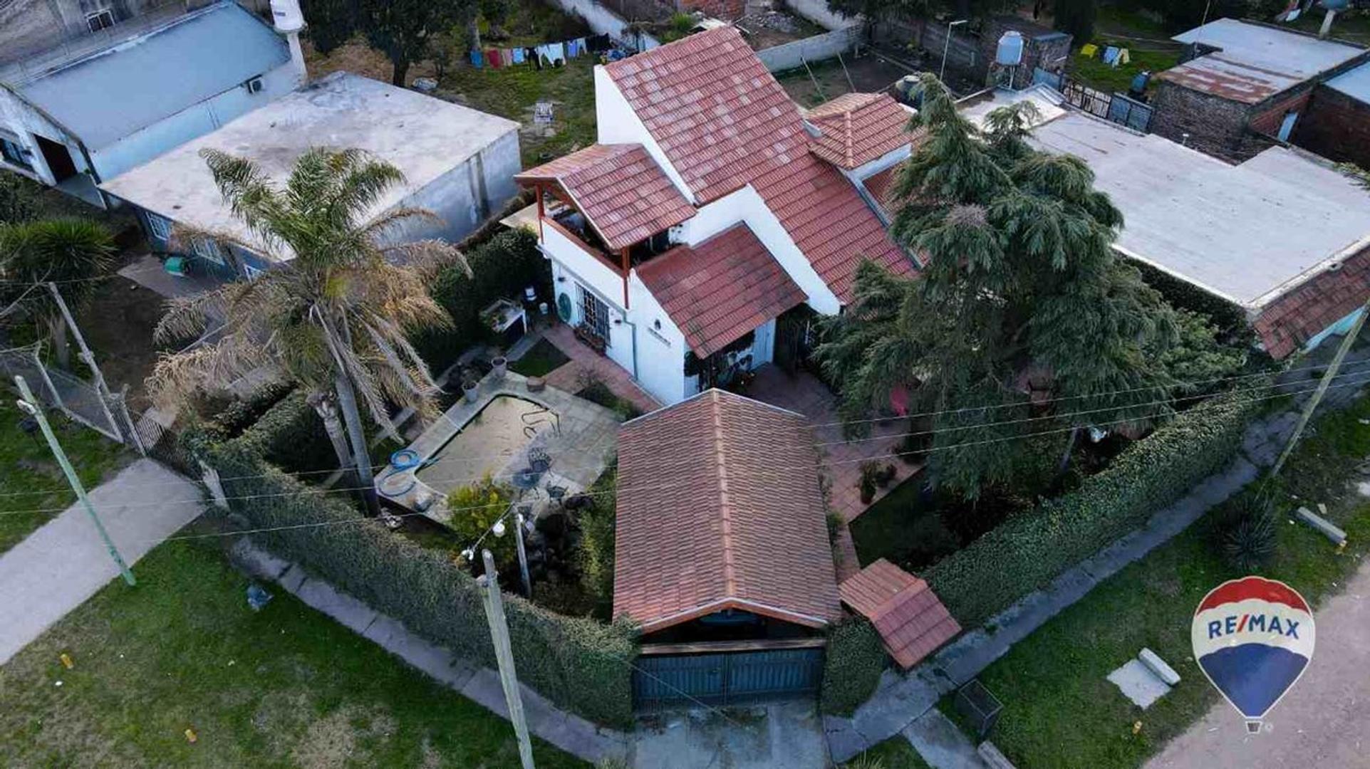 Venta Casa 10 años 2 dormitorios, 1 cochera, 120m2, Cambaceres 900 ...