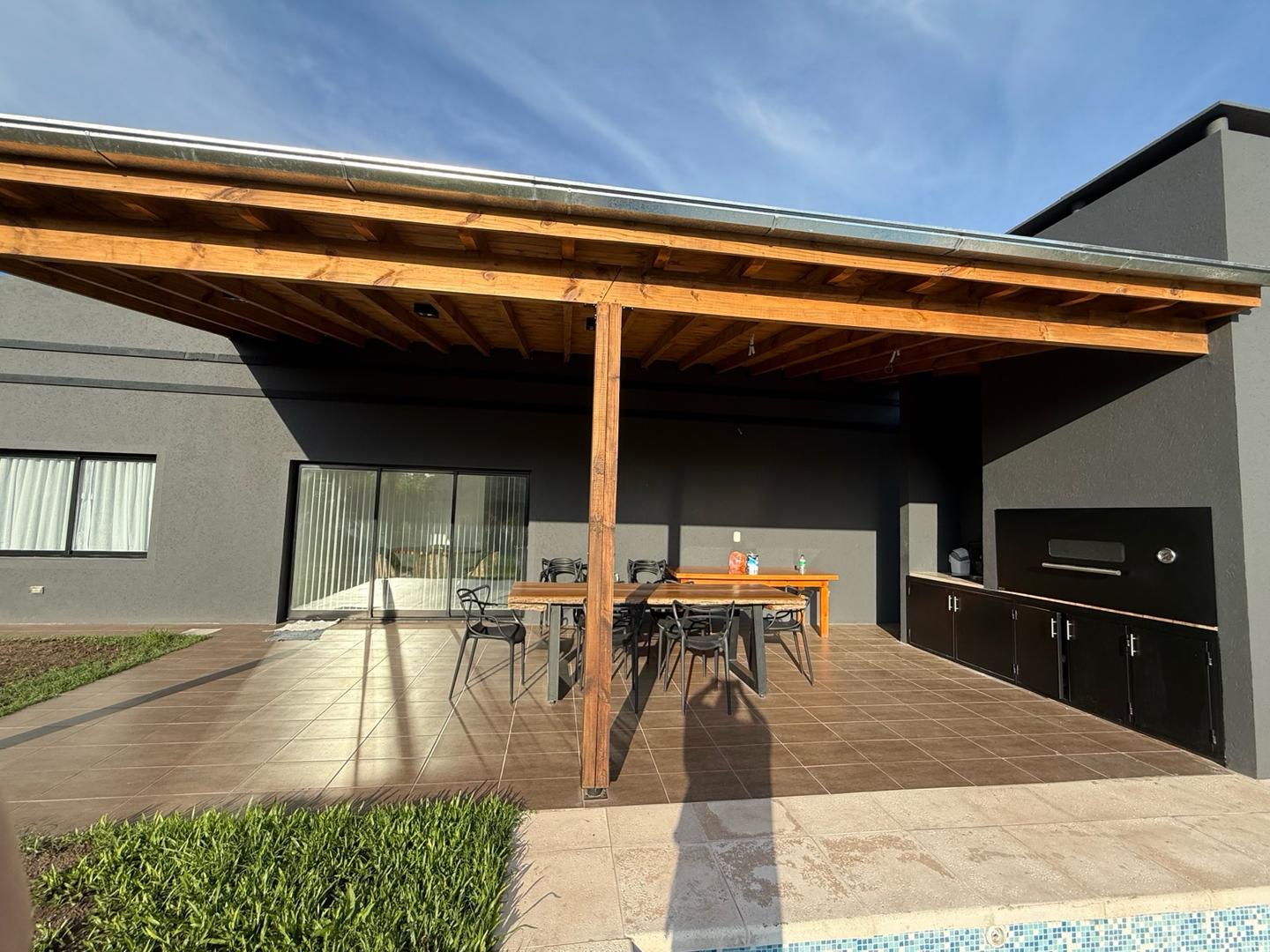 Casa Venta a estrenar 6 ambientes, 4 cocheras, Country Club Mapuche ...