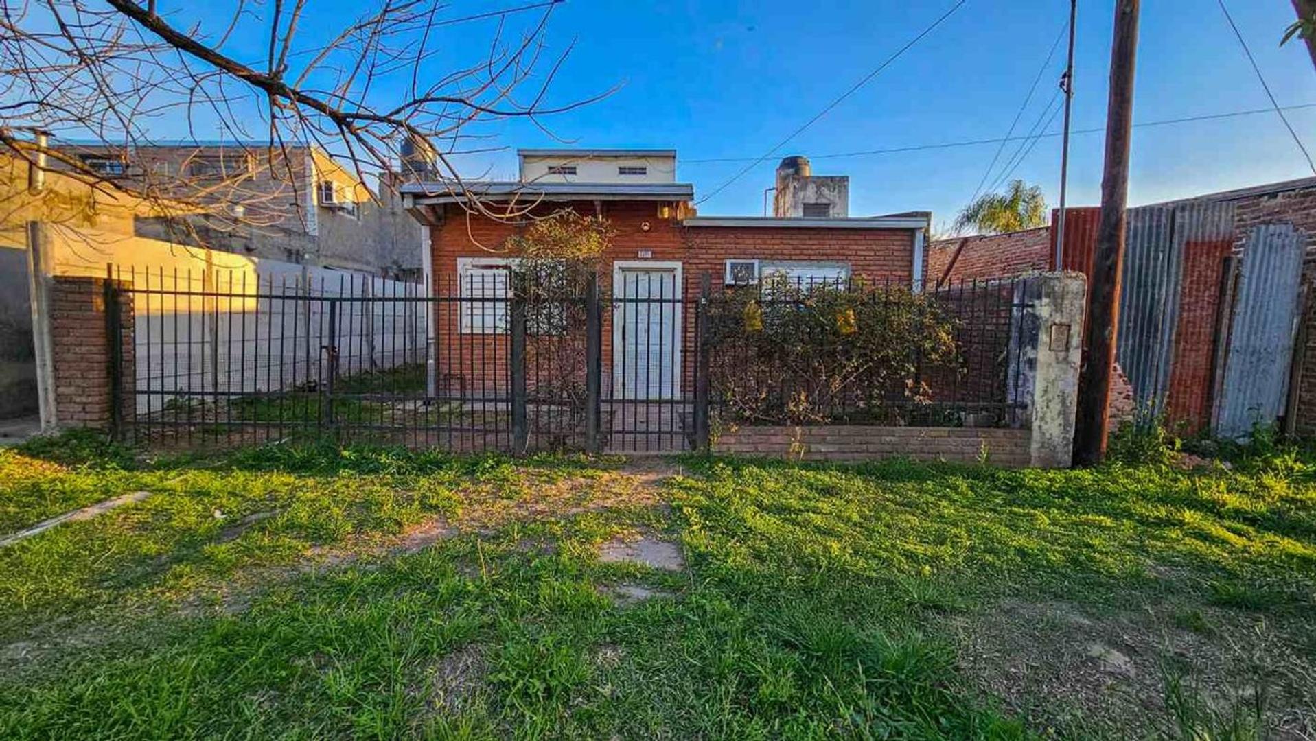 Venta Casa 13 años 4 dormitorios, 1 cochera, 145m2, Misiones 2200 ...