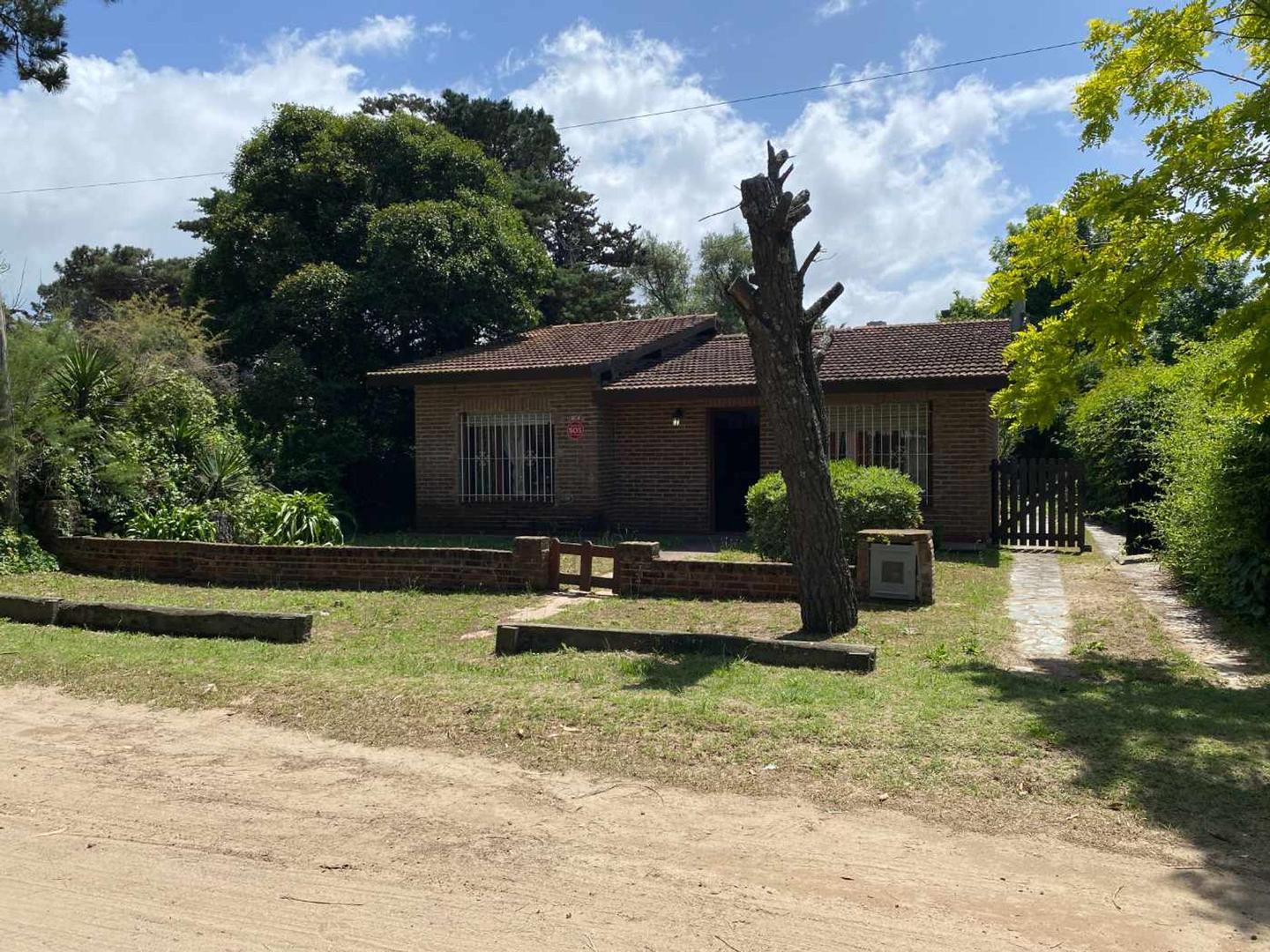 Venta Casa 2 dormitorios 36 años, 78m2, Corbeta Cefiro 100, Valeria Del Mar | Argenprop