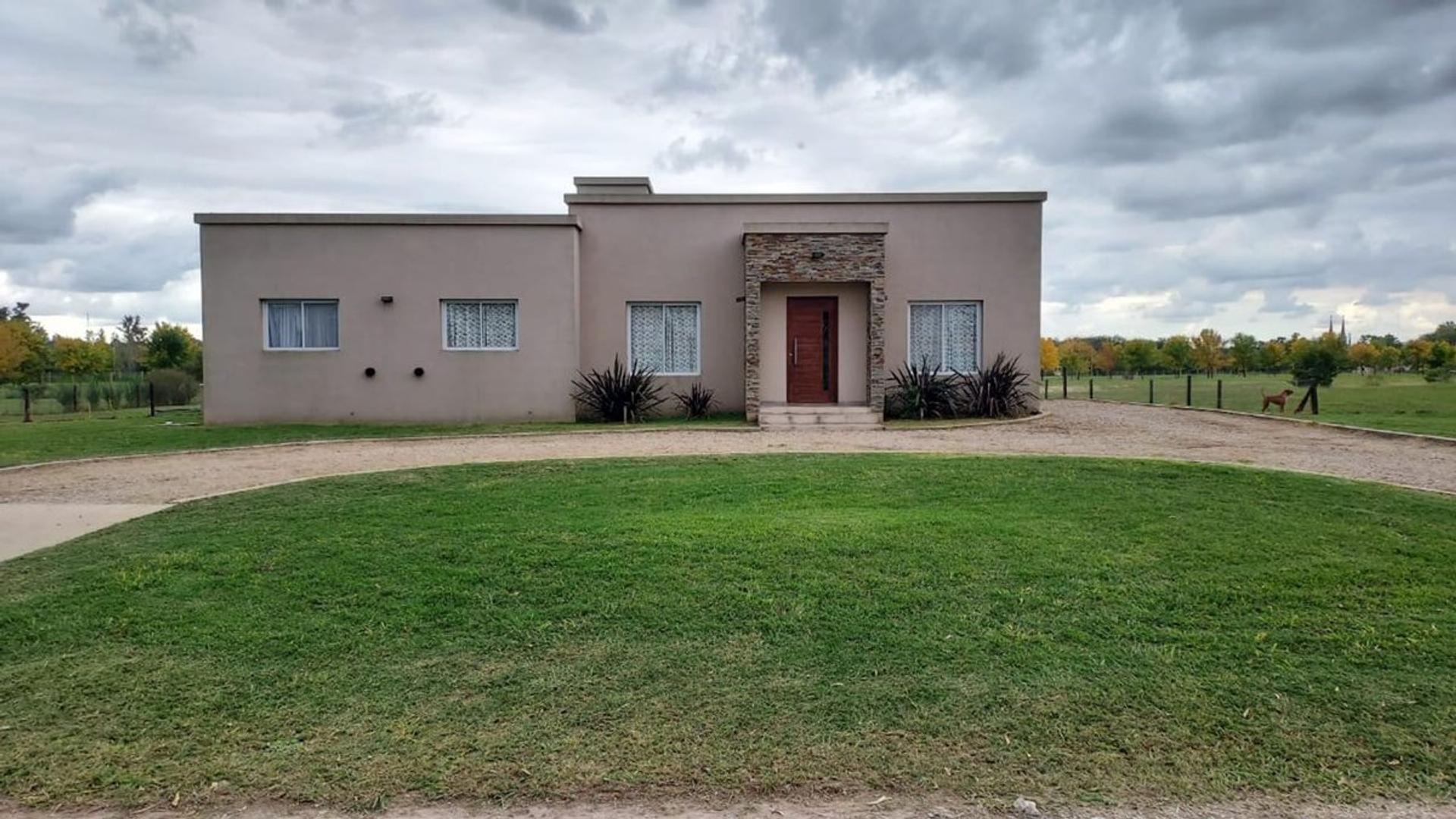 Casa Venta 5 años 4 ambientes, 1 cochera, 148m2, Calle La Escondida 0 ...