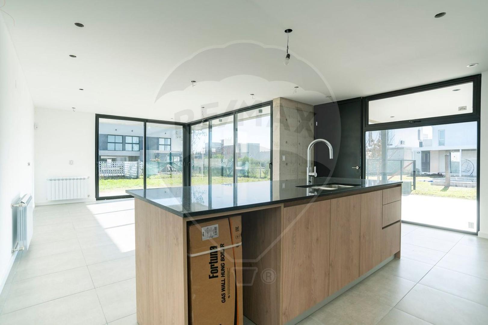 Venta Casa 3 dormitorios a estrenar, 1 cochera, 110m2, Calle 457 Entre 11 Y 13 100, City Bell ...