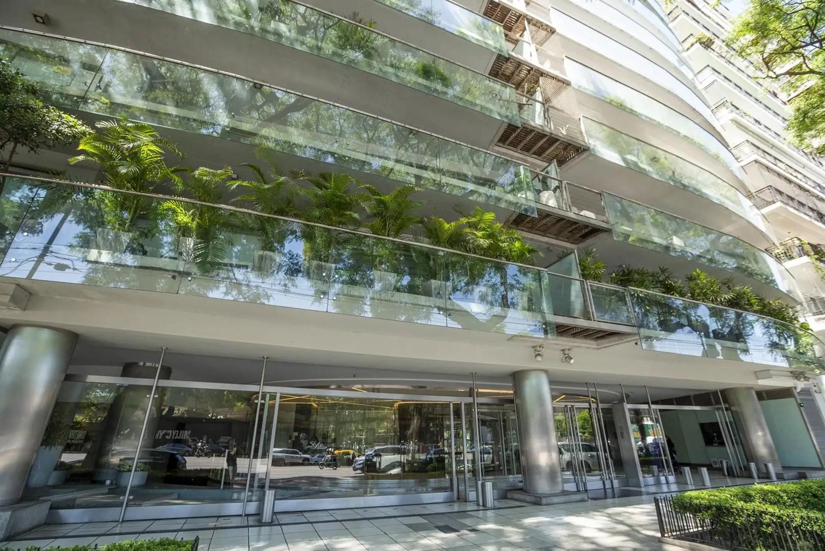 Venta Departamento 3 dormitorios 10 años, Frente, 3 cocheras, Avenida ...