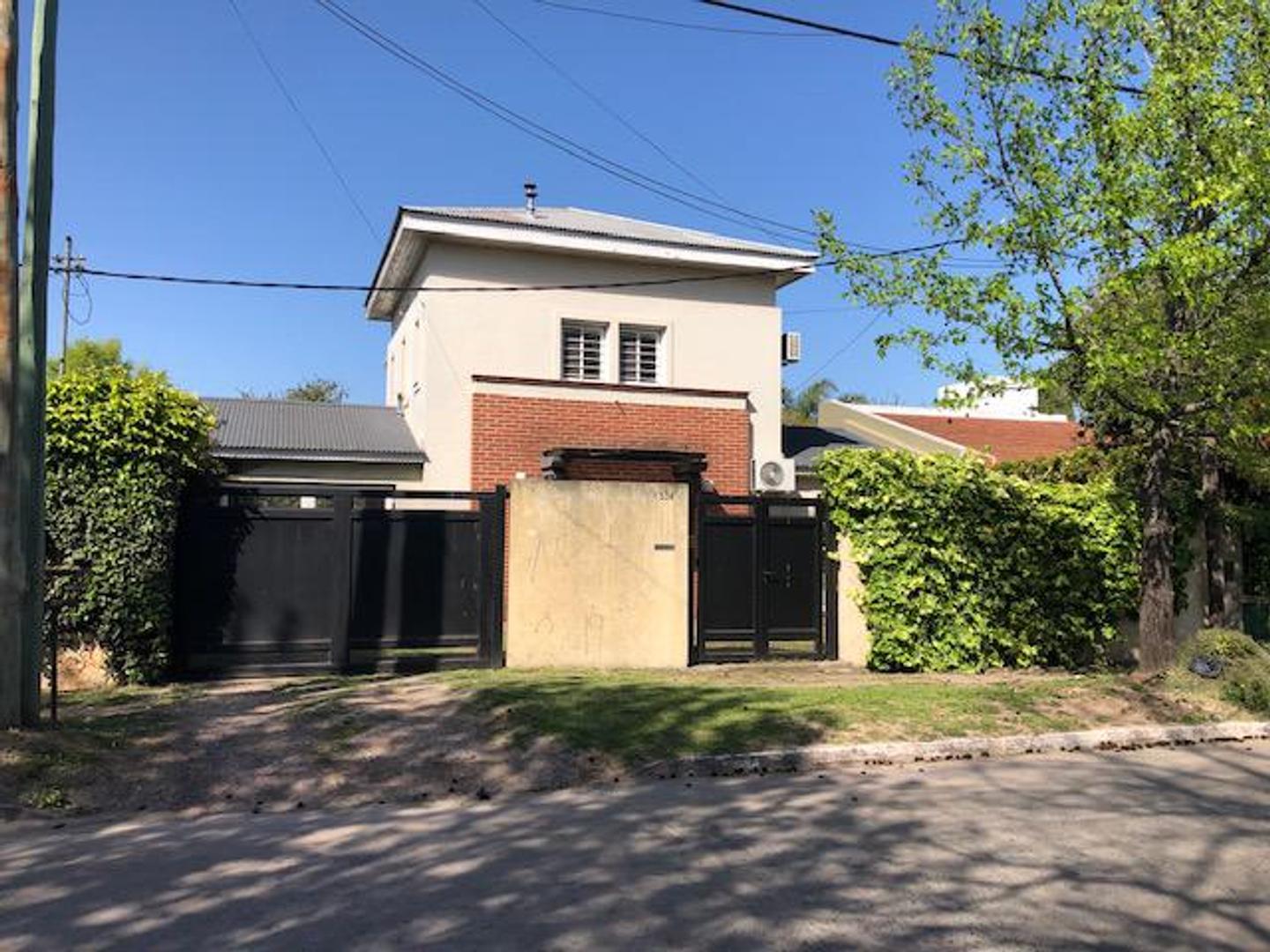 Venta Casa 24 años 3 dormitorios, 2 cocheras, 146m2, 28 E/ 470 Y 471, City Bell, La Plata ...