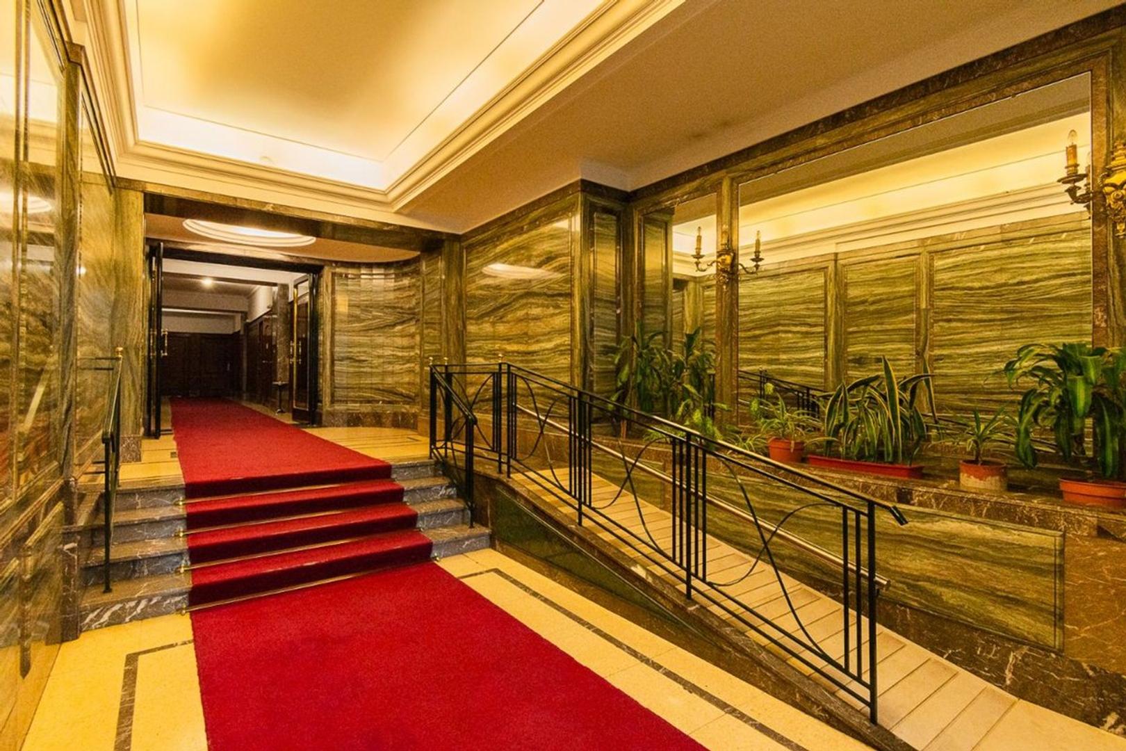 Venta Departamento 63 años 3 dormitorios, 150m2, con balcón, Avenida ...