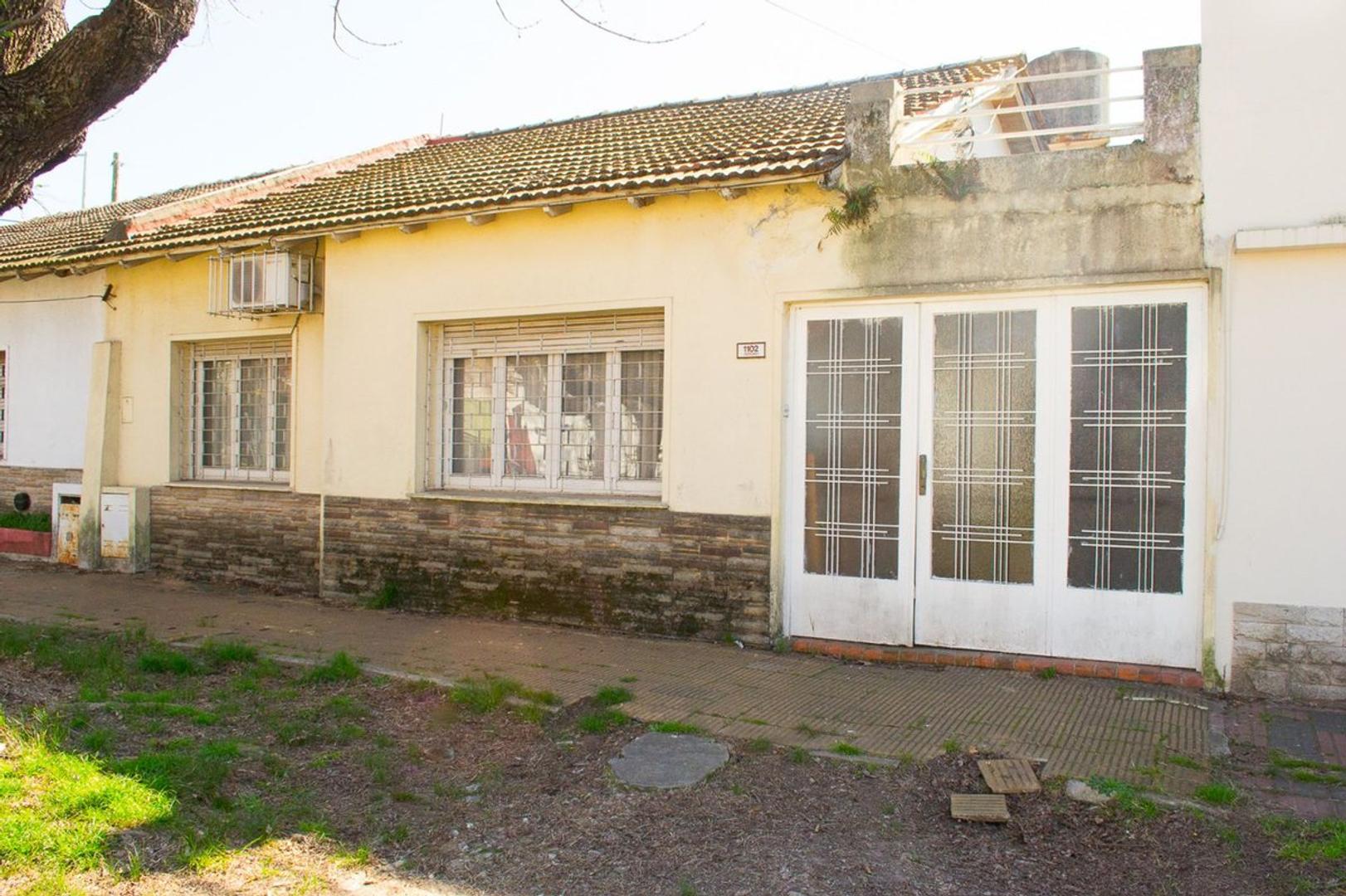 Venta Casa 2 dormitorios 61 años, 1 cochera, 96m2, Serrano 1100 ...