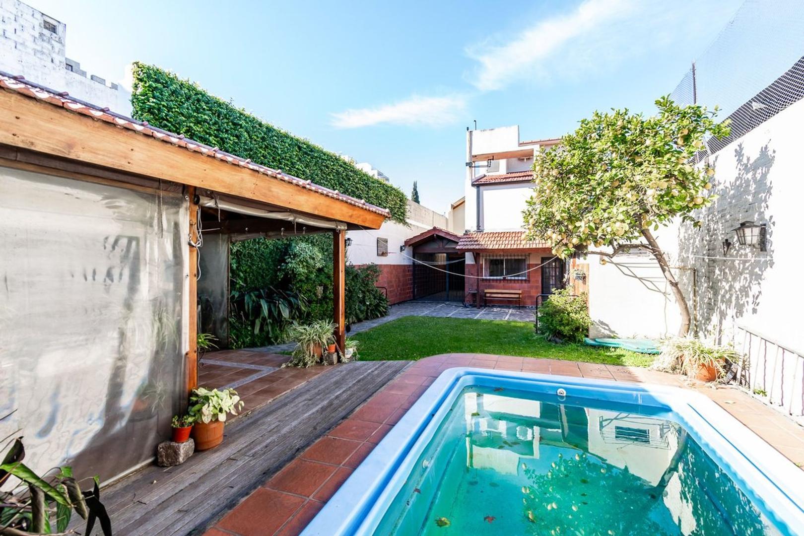 Casa Venta 5 ambientes 30 años, 380m2, 1 cochera, Séneca 1900, Santos ...