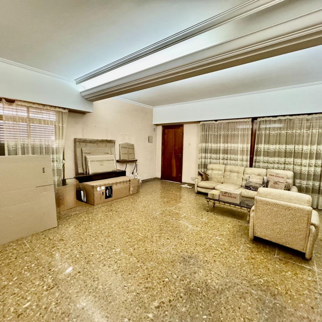 Venta Casa 72 años 1 dormitorio, 1 cochera, 138m2, Vicente López 500 ...