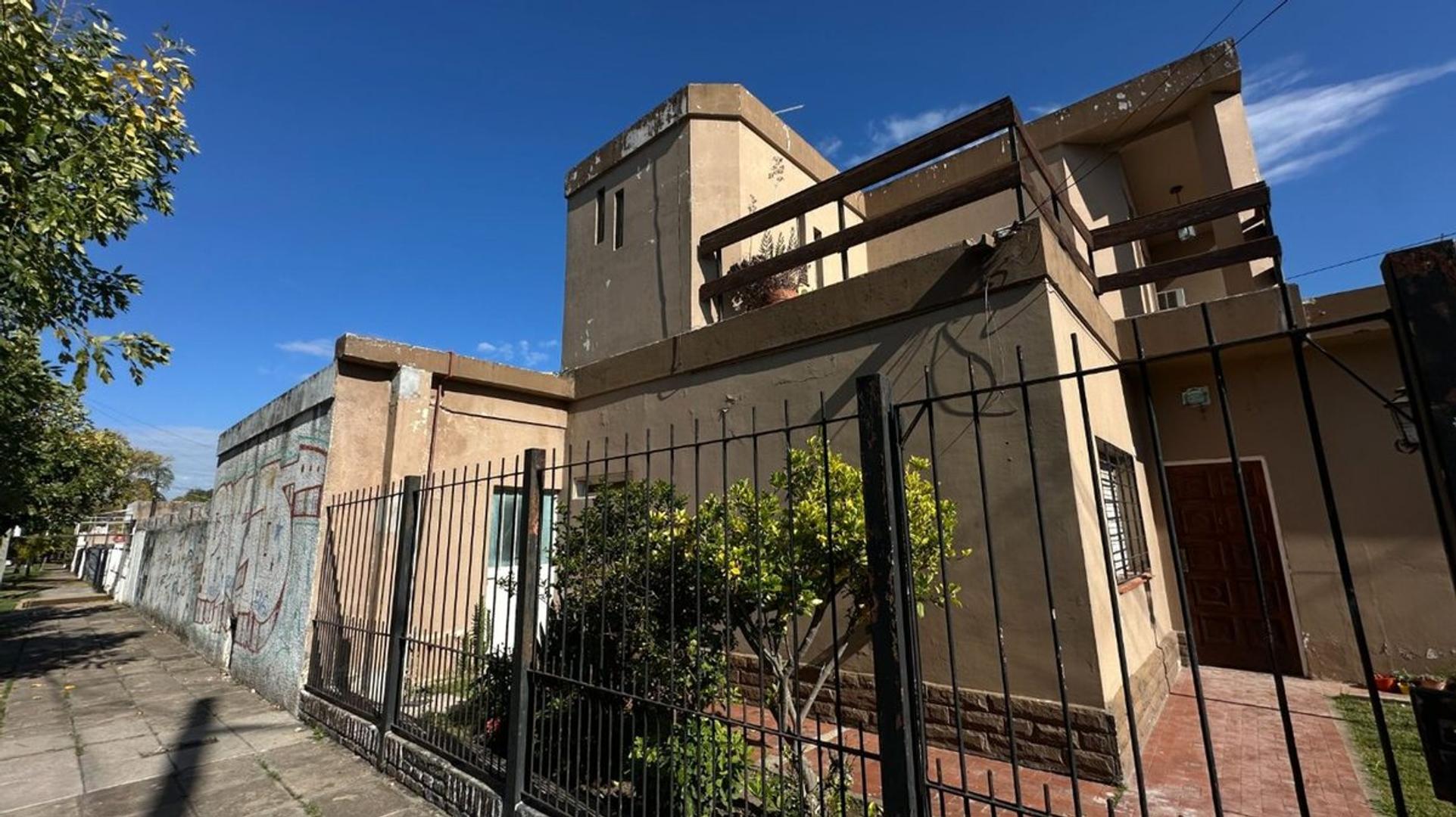 Casa Venta 3 ambientes 41 años, 435m2, 2 cocheras, Juan Bautista ...