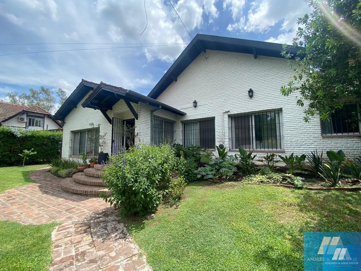 Casa en venta en B Con Porton, Lago Traful 1200 - Bella Vista ...