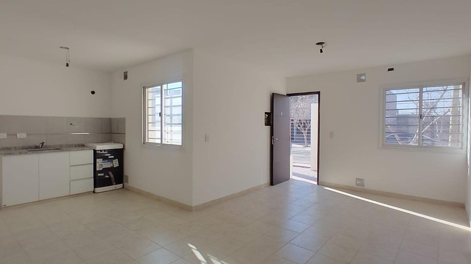 Venta Casa 2 dormitorios 2 años, 1 cochera, 60m2, Los Crisantemos 100 ...