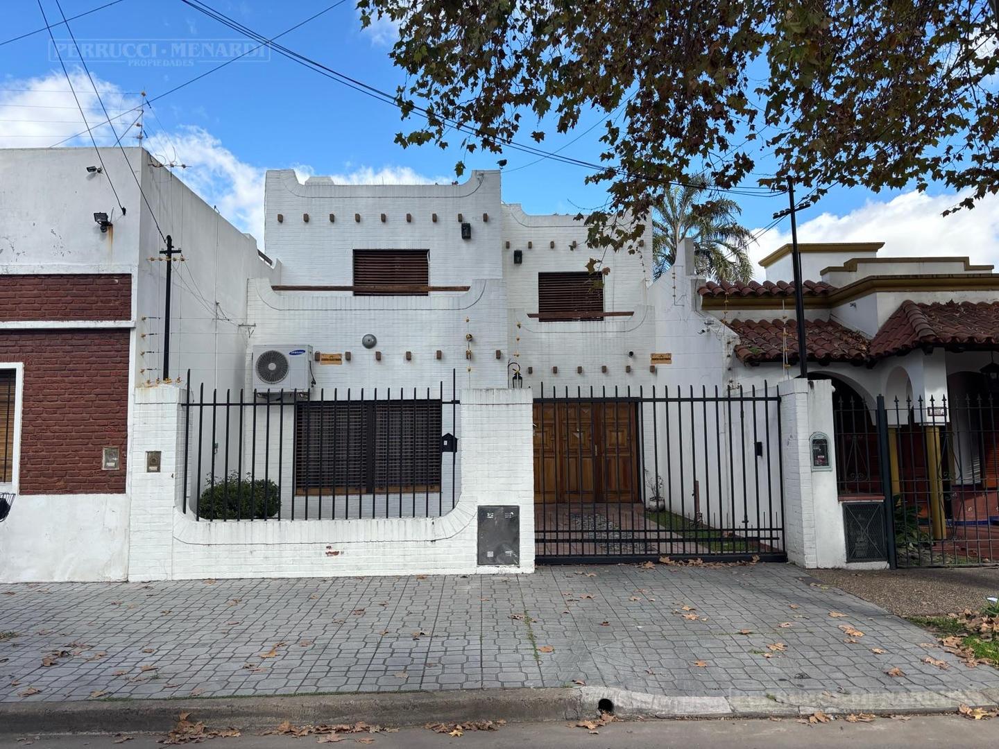 Venta Casa 40 años 3 dormitorios, con balcón, 2 cocheras, Bolivar 4800, Villa Ballester, General ...