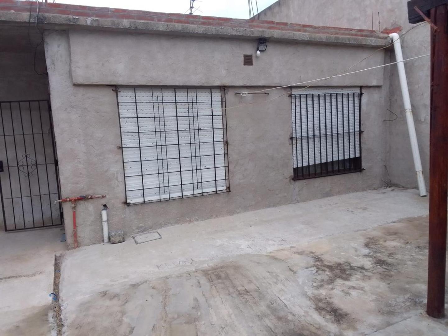Venta Casa 2 dormitorios, 98m2, Cattaneo 6800, Gonzalez Catan, Buenos ...