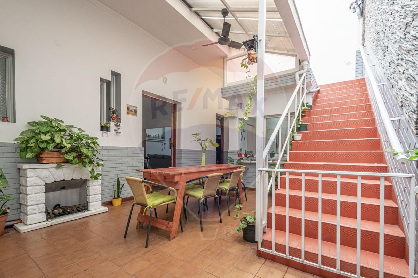 Casa Venta 56 años 6 ambientes, 1 cochera, 222m2, Caracas 2100 ...