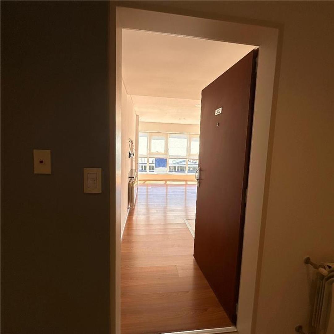 Alquiler Departamento 2 dormitorios, 78m2, Frente, Av. Belgrano 700 ...