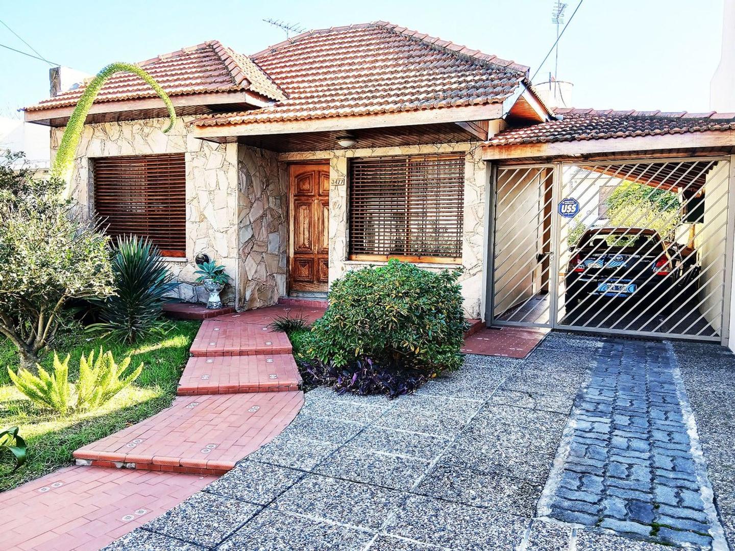 Venta Casa 2 dormitorios 45 años, 2 cocheras, 105m2, Diagonal 128 ...