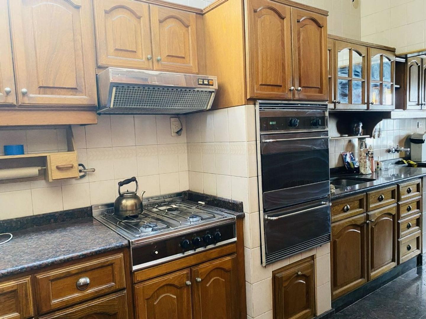 Casa Venta 4 ambientes 48 años, 120m2, 1 cochera, El Cóndor 100, Villa ...