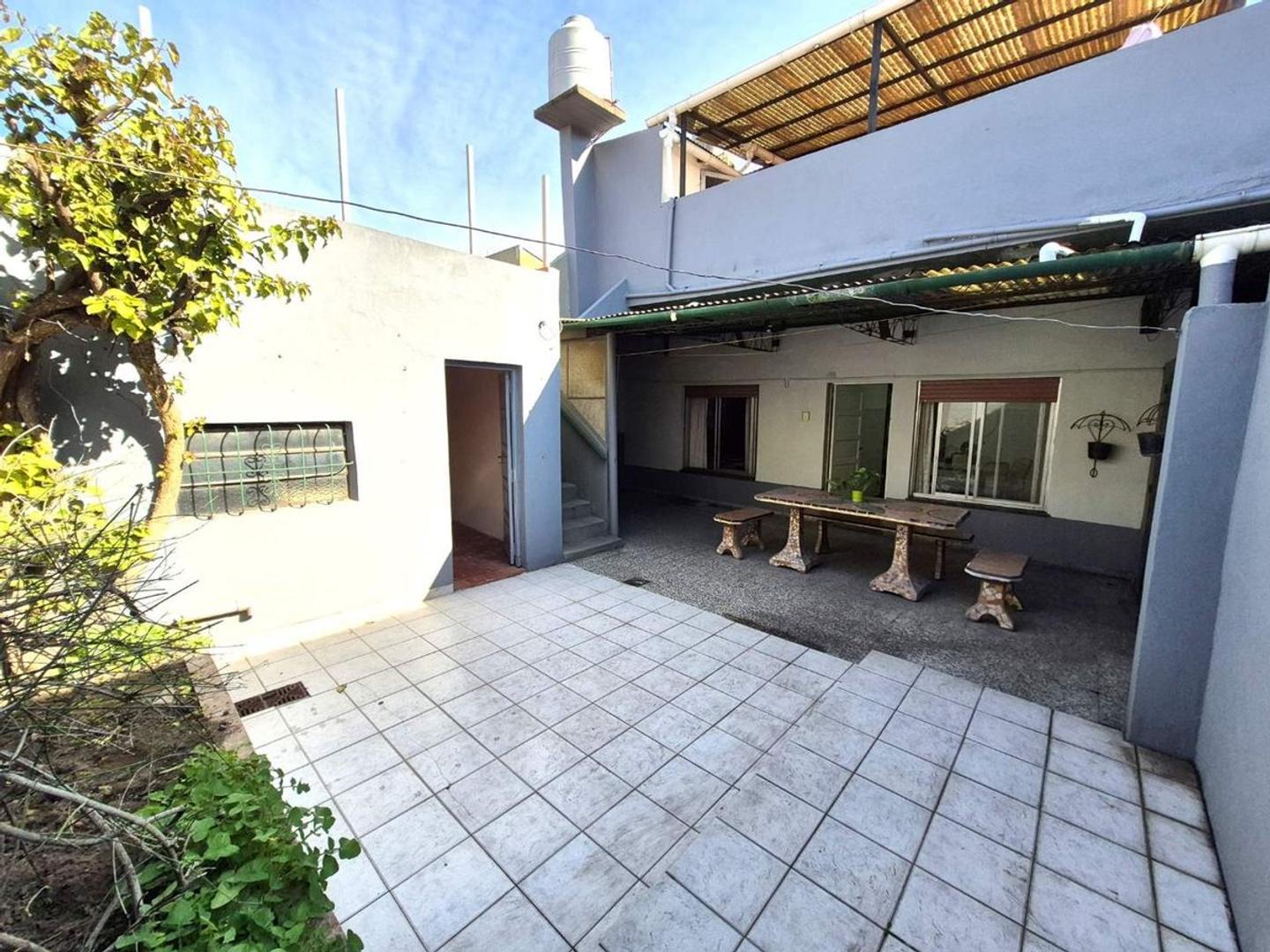 Venta Casa 2 dormitorios 36 años, 1 cochera, 79m2, Paso La Patria 1500 ...