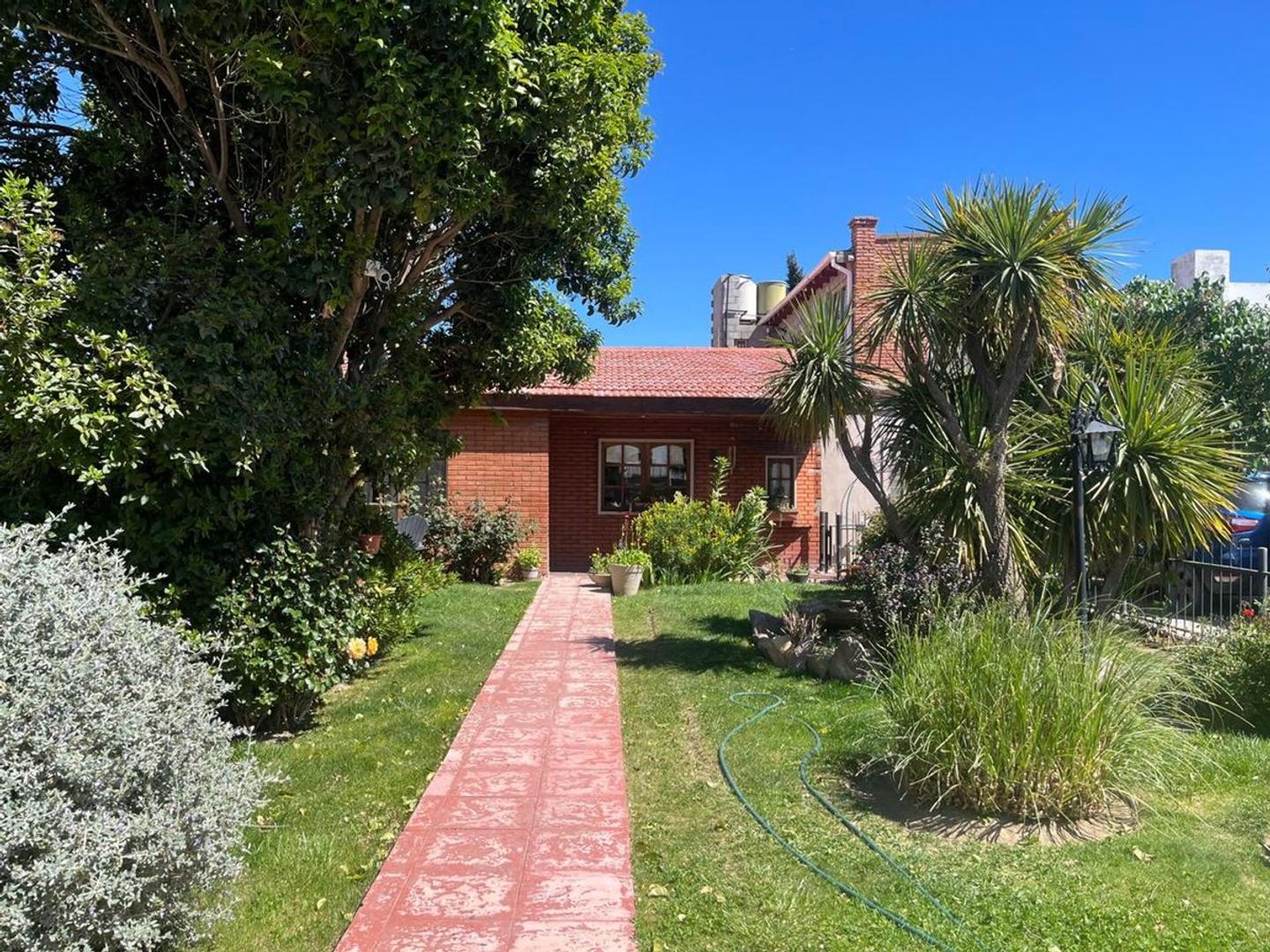 Casa Venta 4 ambientes 33 años, 121m2, 1 cochera, Doctor Manuel Raso ...