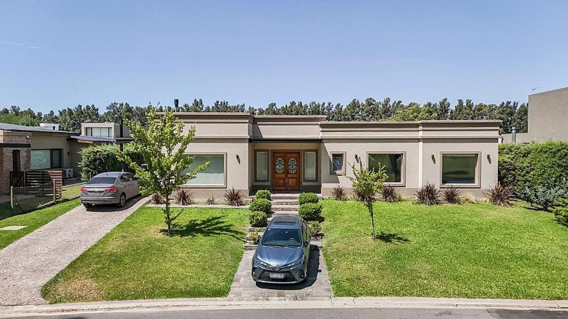 Casa Venta 9 años 5 ambientes, 190m2, Barrio Monet, Campana | Argenprop