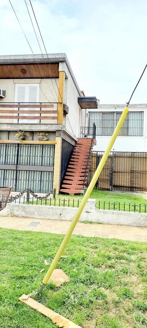 Venta Casa 35 años 2 dormitorios, con balcón, 56m2, Calcagno 3600 Ex ...