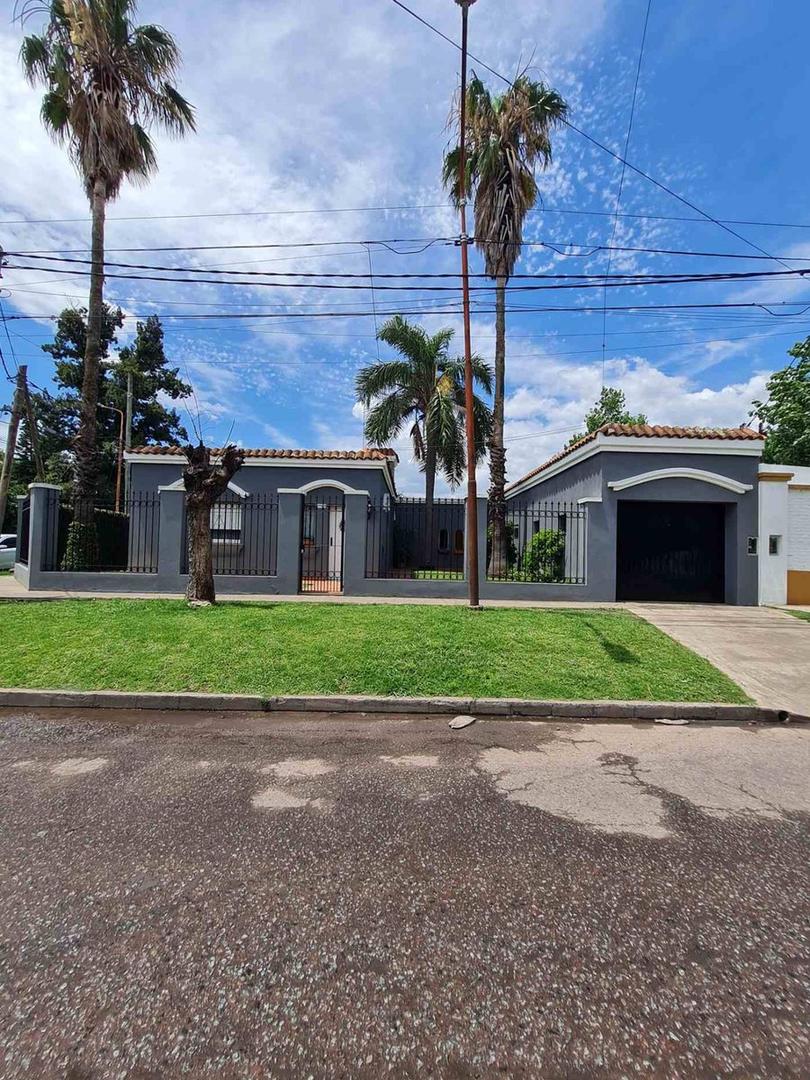 Venta Casa 3 dormitorios 42 años, 2 cocheras, 195m2, Canning 100, Jose ...