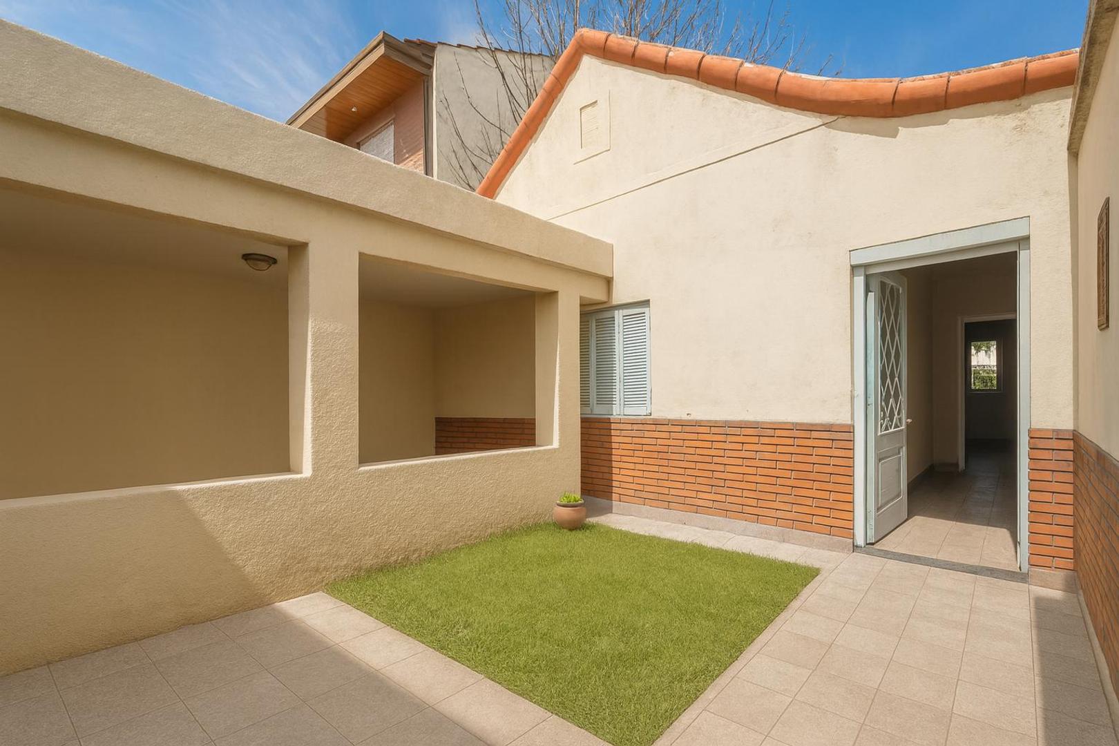 Venta Casa 3 dormitorios 80 años, 60m2, 1 cochera, Alejandro Dumas 1900 ...