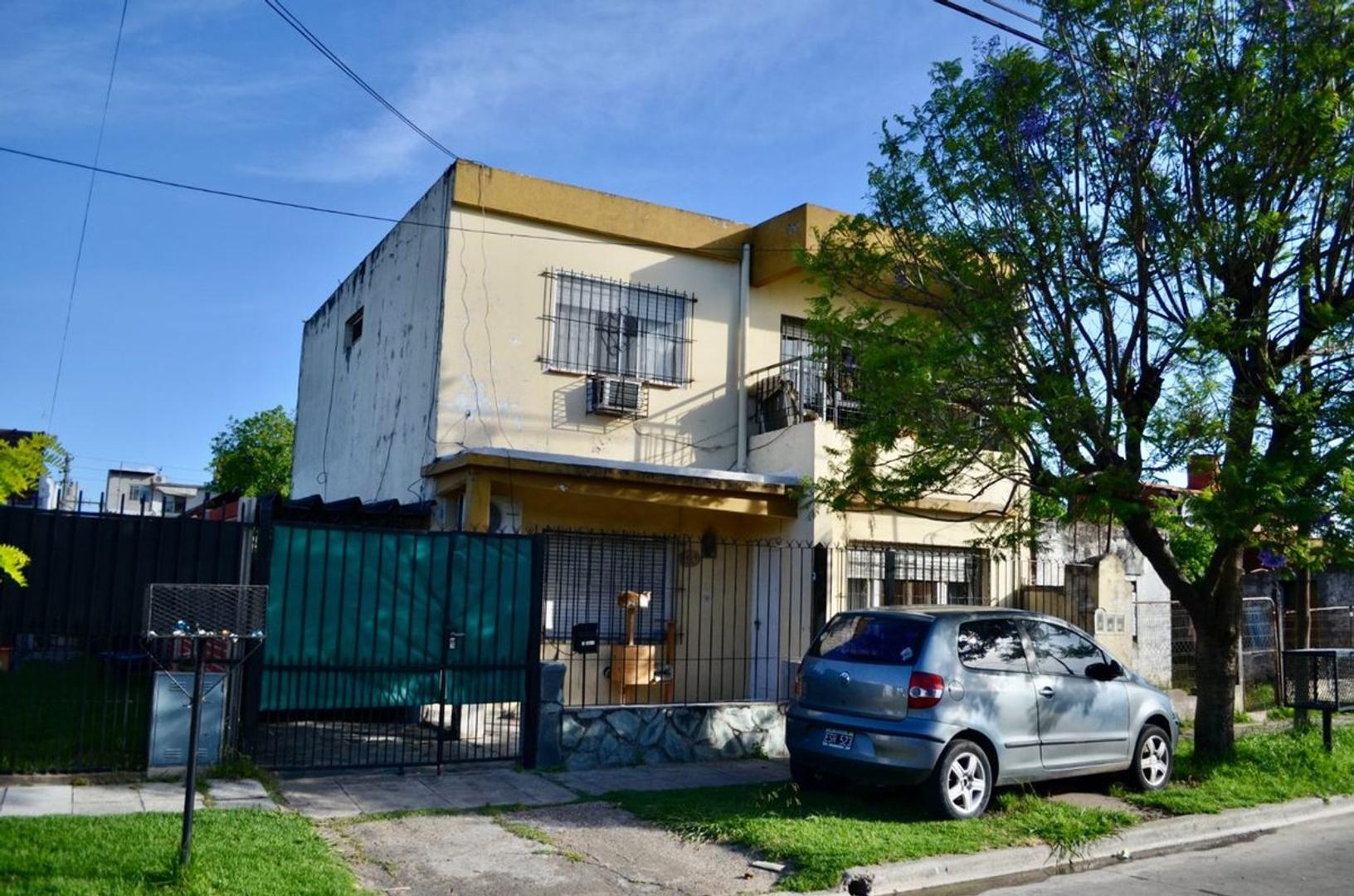 Venta Casa 76 años 4 dormitorios, 185m2, 1 cochera, E. Ozanan 3100, El ...