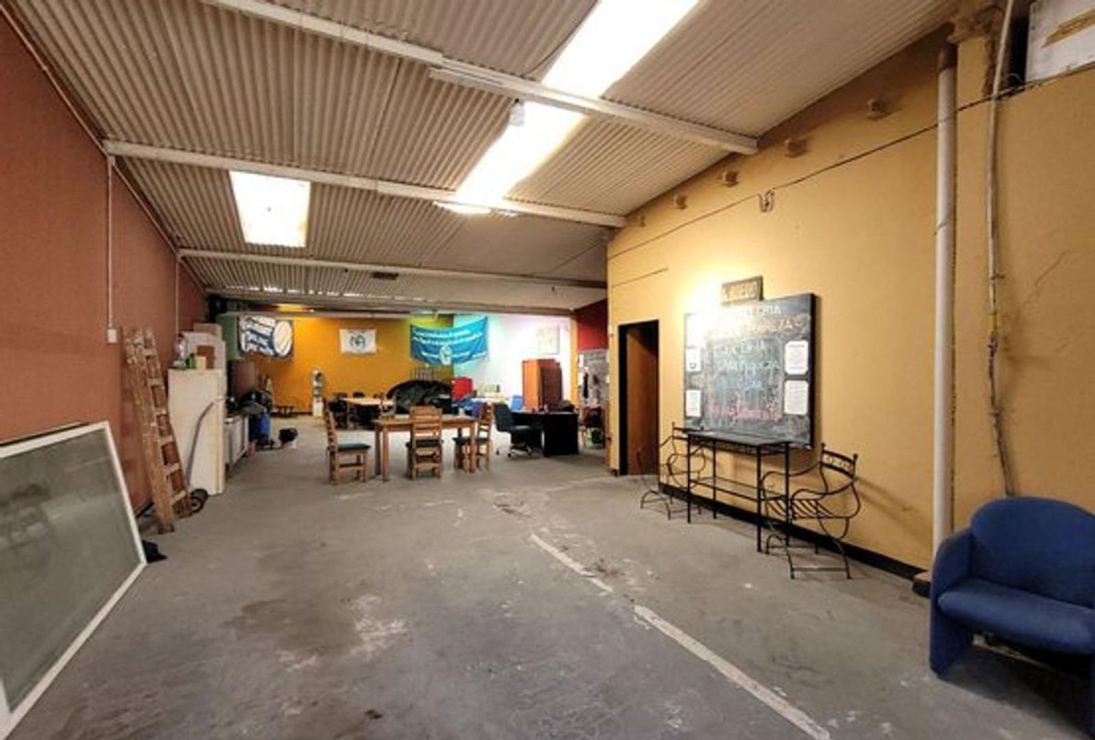 Venta Galpon, 14 años, 208m2, General Fructuoso Rivera 2500, Villa ...