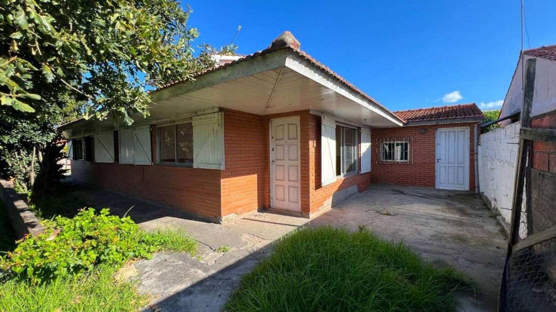 Venta Casa 36 años 4 dormitorios, 107m2, 1 cochera, Calle 4 Y 459 0 ...
