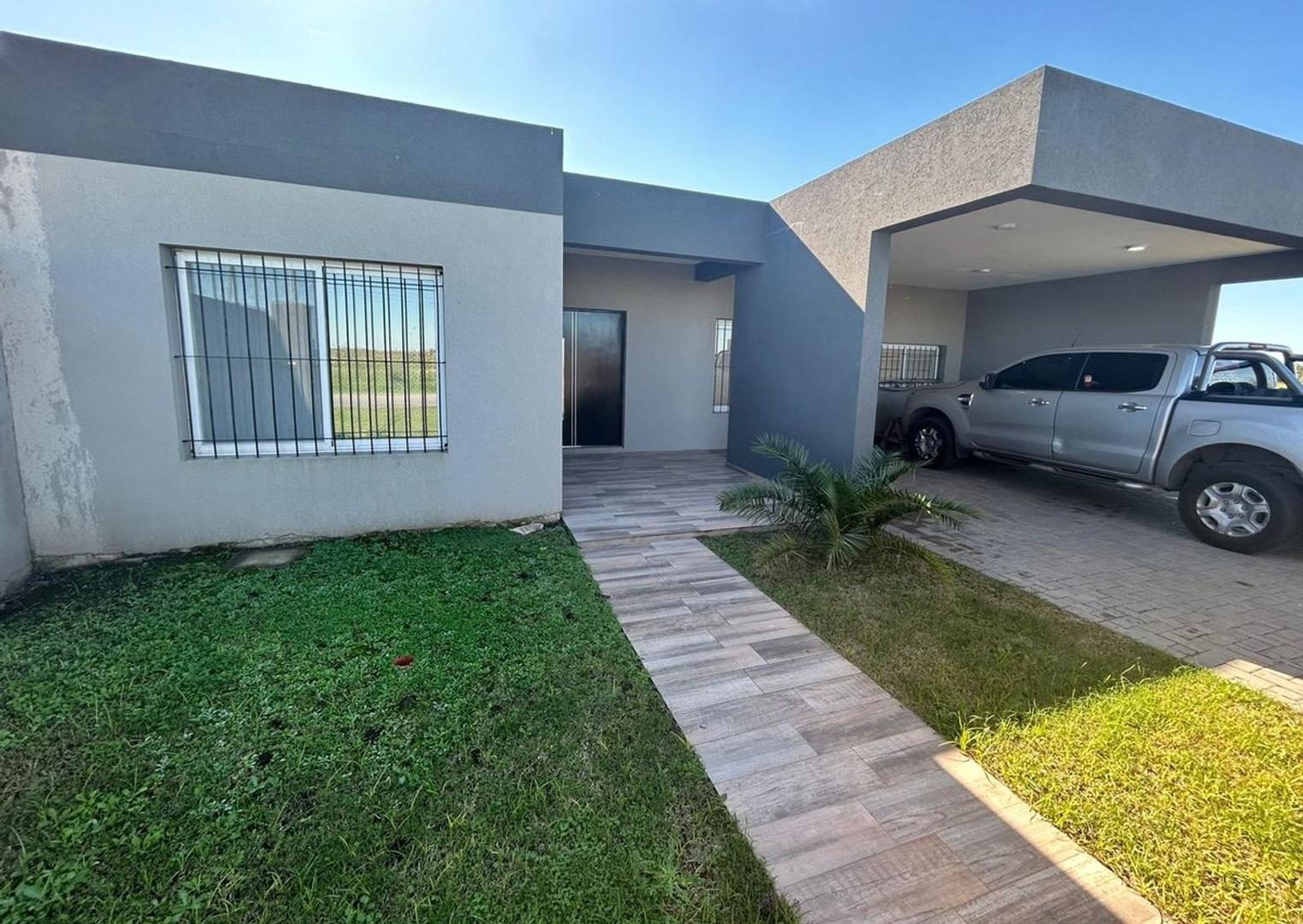 Venta Casa 2 dormitorios 2 años, 2 cocheras, 100m2, Alfredo Schilla ...