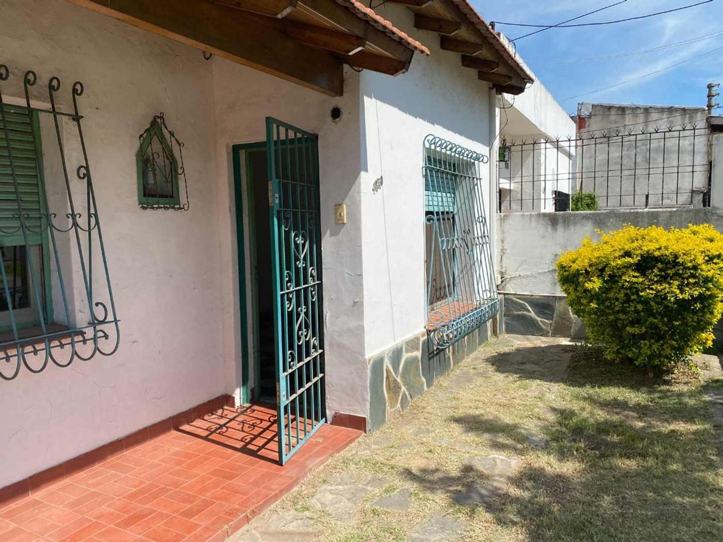 Venta Casa 3 dormitorios 70 años, 112m2, 1 cochera, Darragueira 400 ...